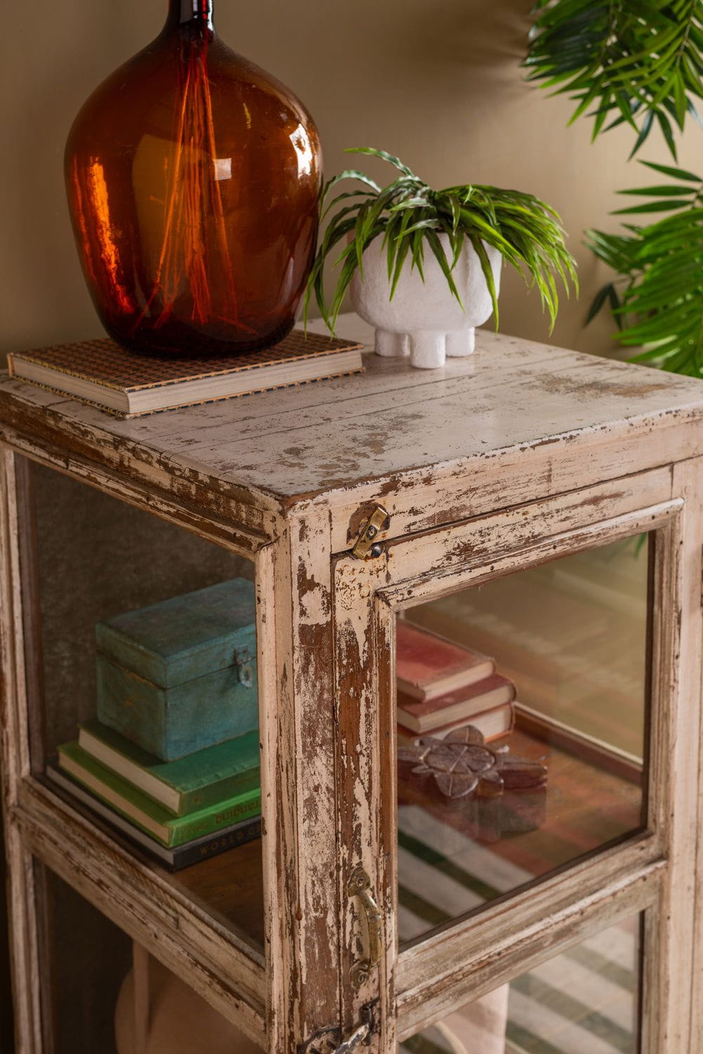 Cream Vintage Display Cabinet - MYAKKA