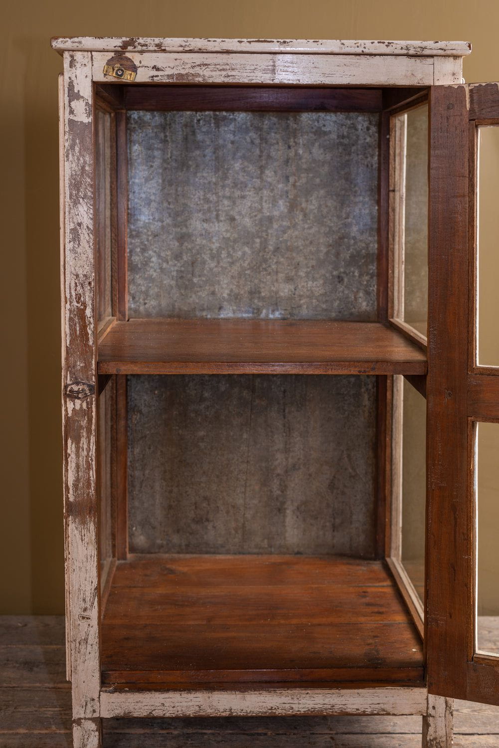 Cream Vintage Display Cabinet - MYAKKA