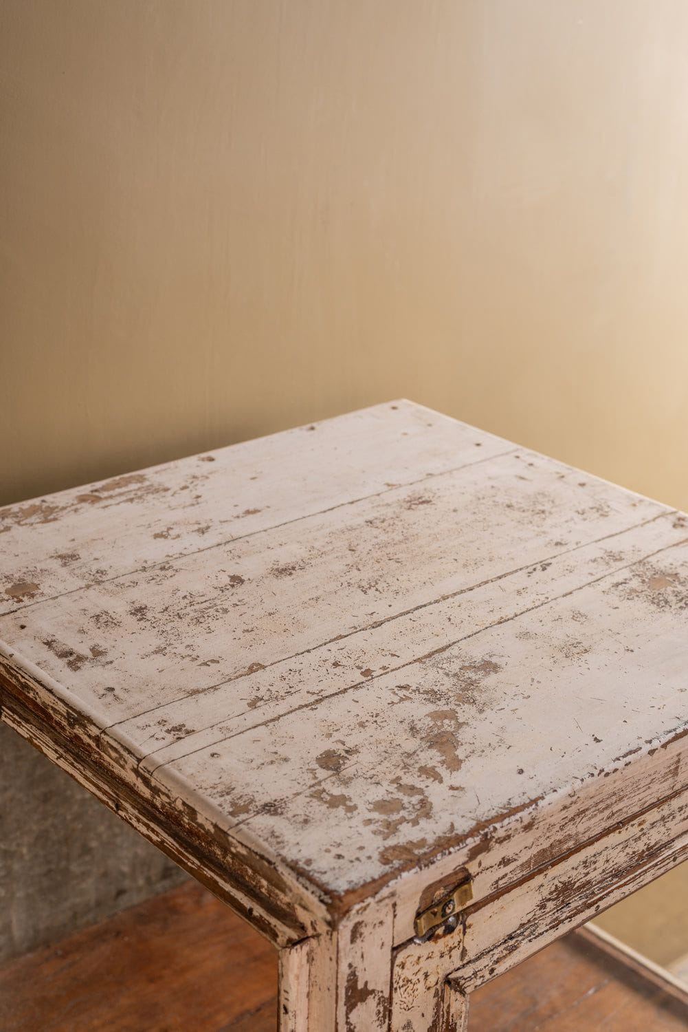 Cream Vintage Display Cabinet - MYAKKA